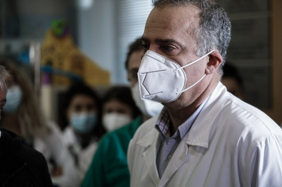 Οργισμένοι οι παθολόγοι μετά τις απειλές Γεωργιάδη - HealthStat.gr